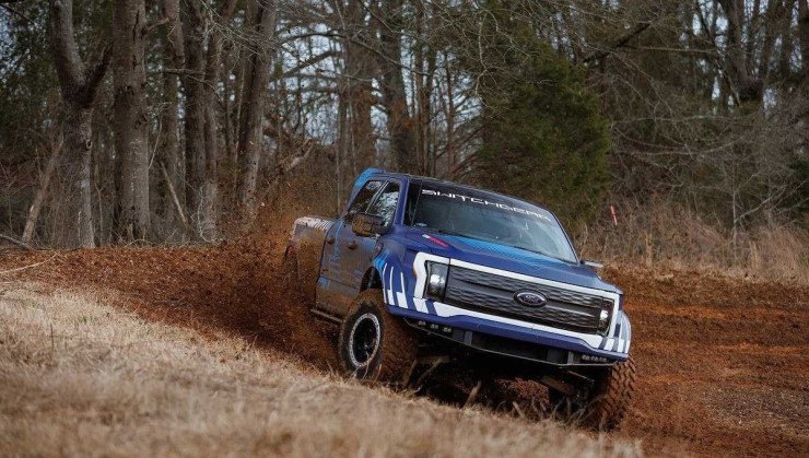 Ford apresenta F-150 na versão off-road; veja fotos da picape elétrica